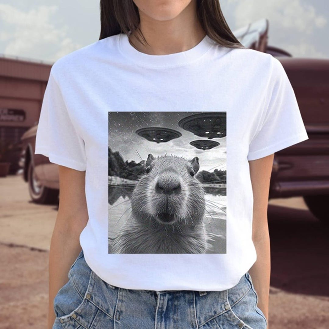 Funny Capybara Selfie With Alien UFO Shirt Capybara Shirt Vintage ...