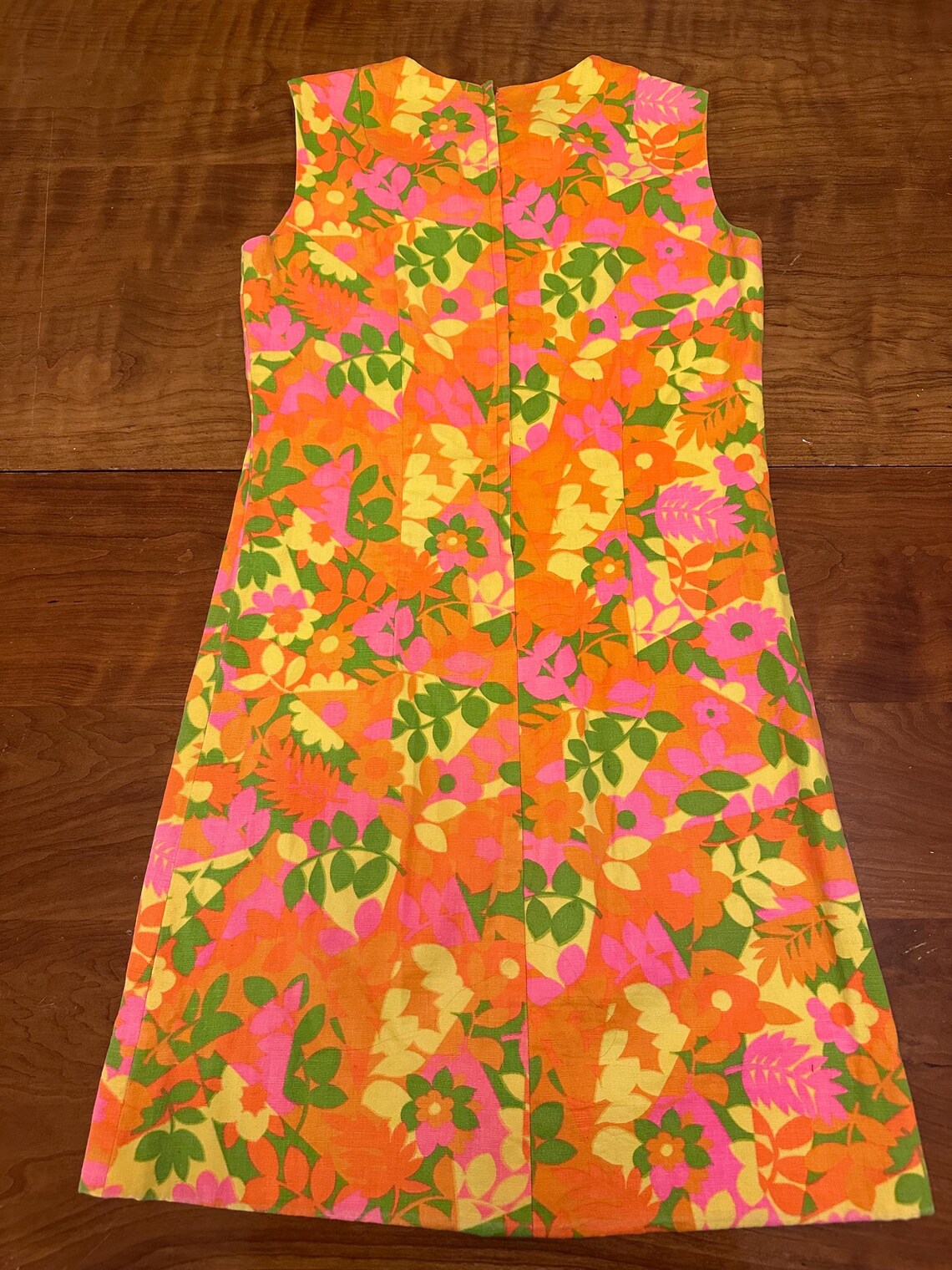 Bright 1960s Floral Sheath Dress - Etsy