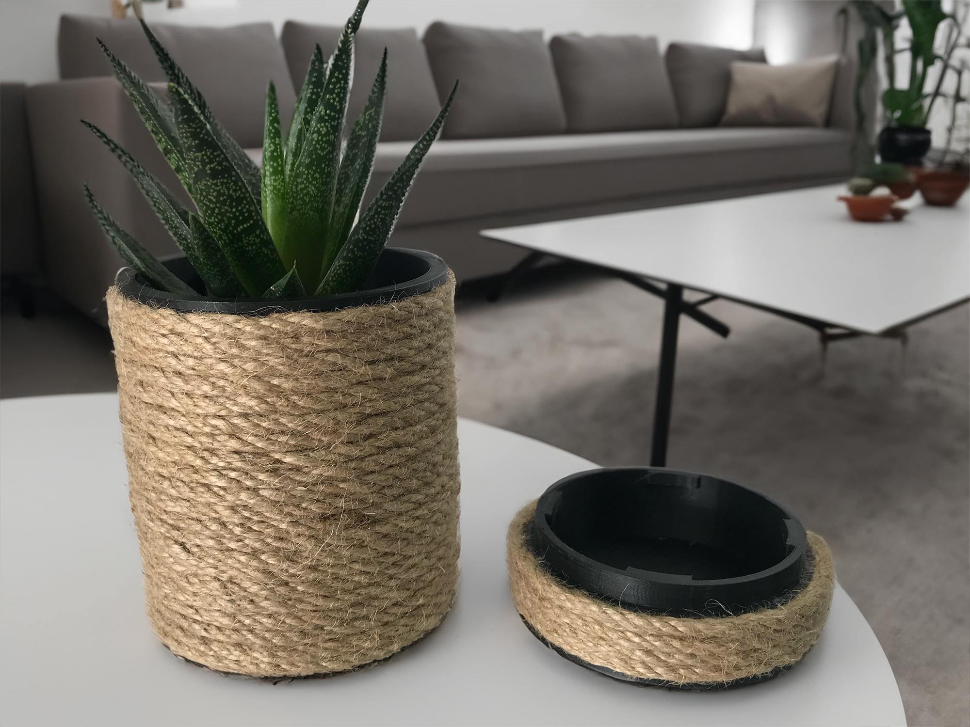 Straw Wall Planter ; Hopper Planter , Flower Pot , Pot : Home , Garden ...