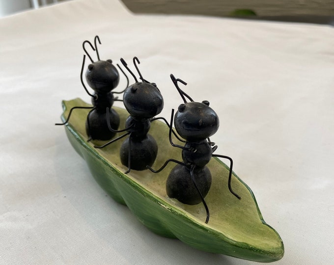 ANTS in a BOAT Green Pea Pod Boat 3 Ants Heavy Vintage Home Decor ...
