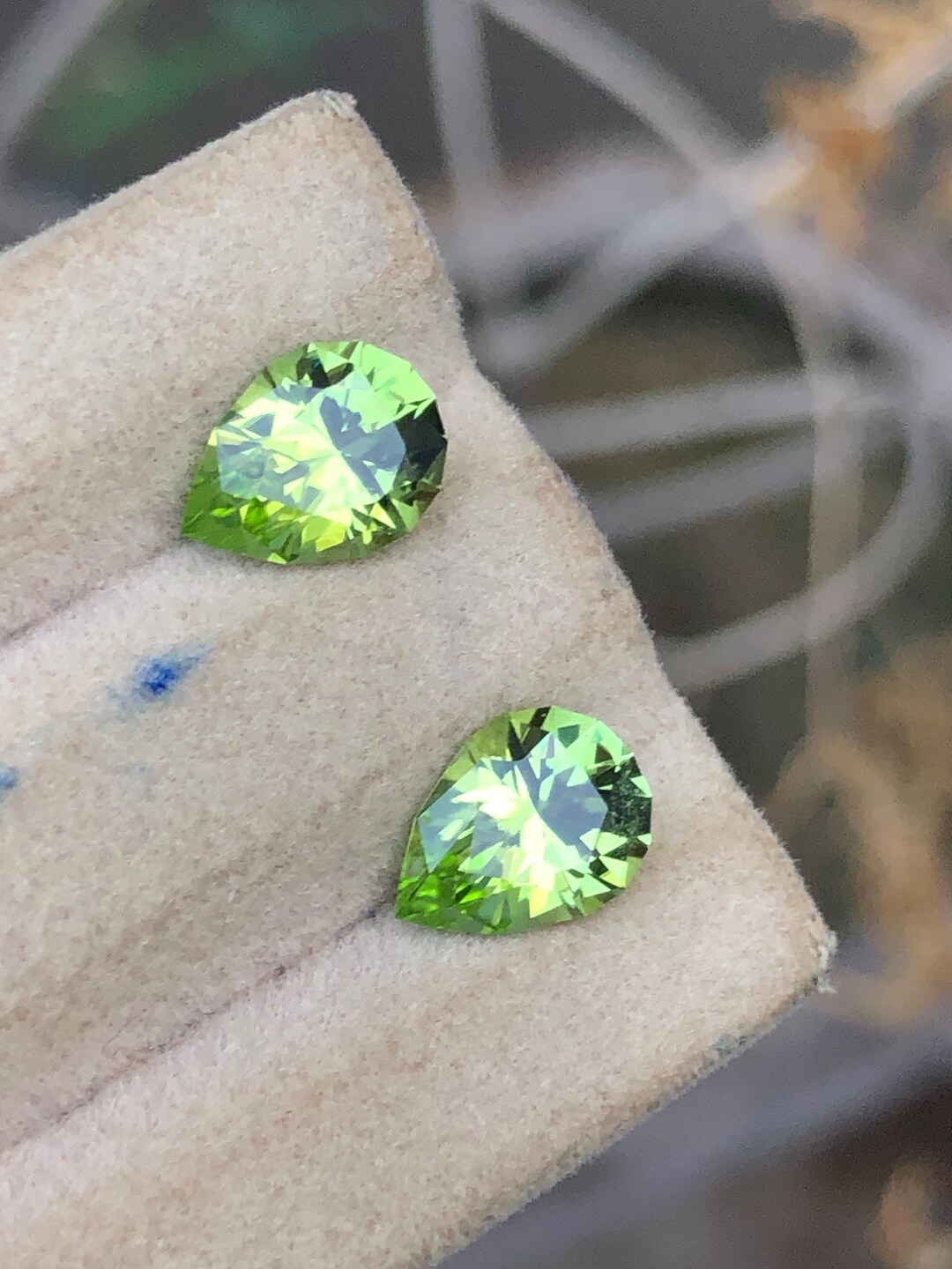 Olive-green Peridot Pair: 2.80 Carats, Ring/pendant Gemstones (8.20 X 6 ...