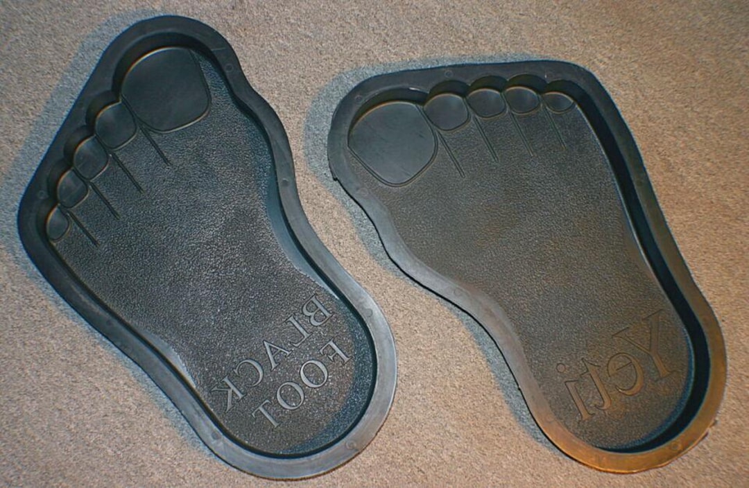 Bigfoot Set 2 Plastic Molds – Concrete Paving Slab Mold for Garden Path ...