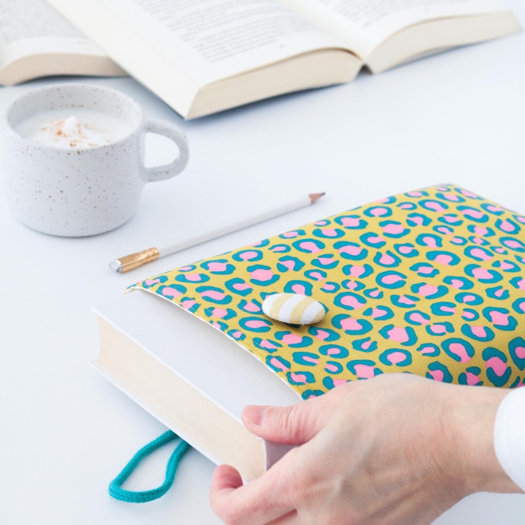 Animal Print Book Sleeve: Padded Book Cover Gift for Women - Etsy UK