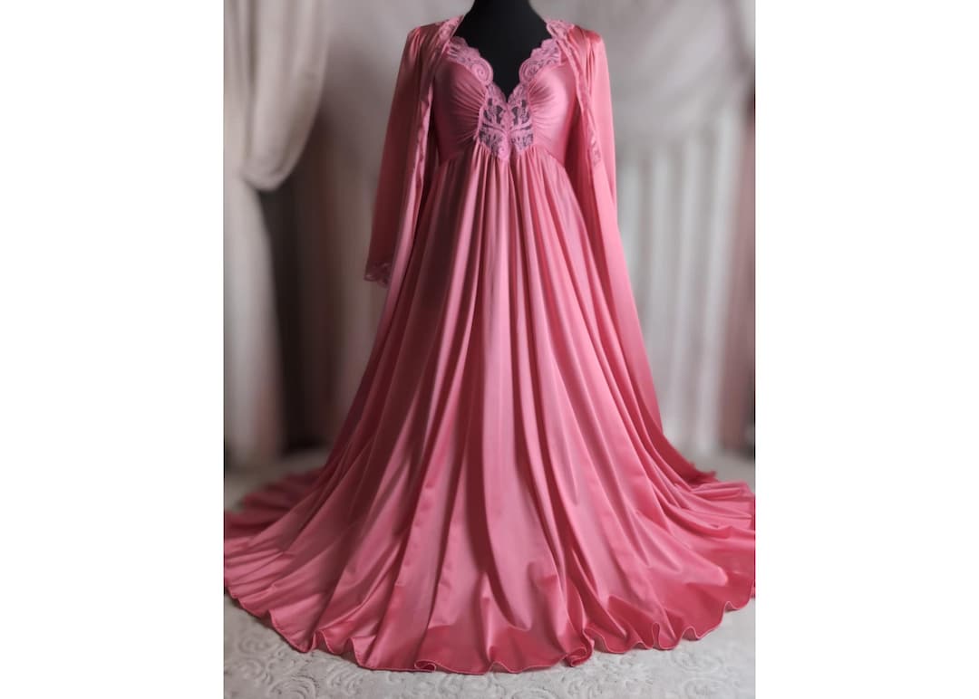 XL Vintage Olga Nightgown and Robe, Peignoir Set, in Bubblegum Pink - Etsy