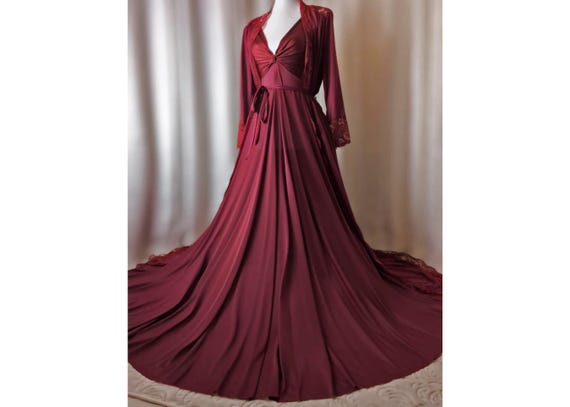 M Vintage Olga Nightgown Robe Set In Deep Burgundy Gem