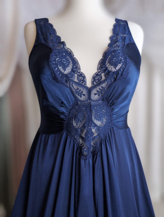 2XL Vintage Olga Nightgown Robe, Plus Size Peignoir S… - Gem