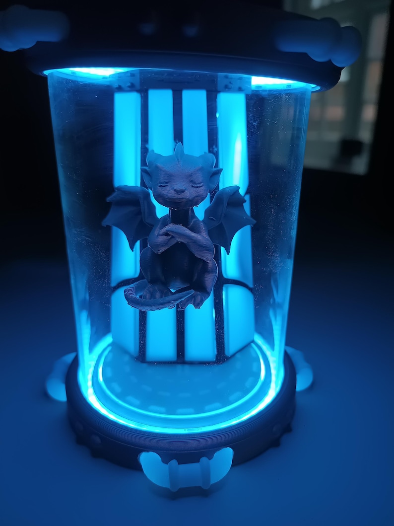 Xenomorph Facehugger Prop: Alien Movie Replica in Glass Incubator - Etsy