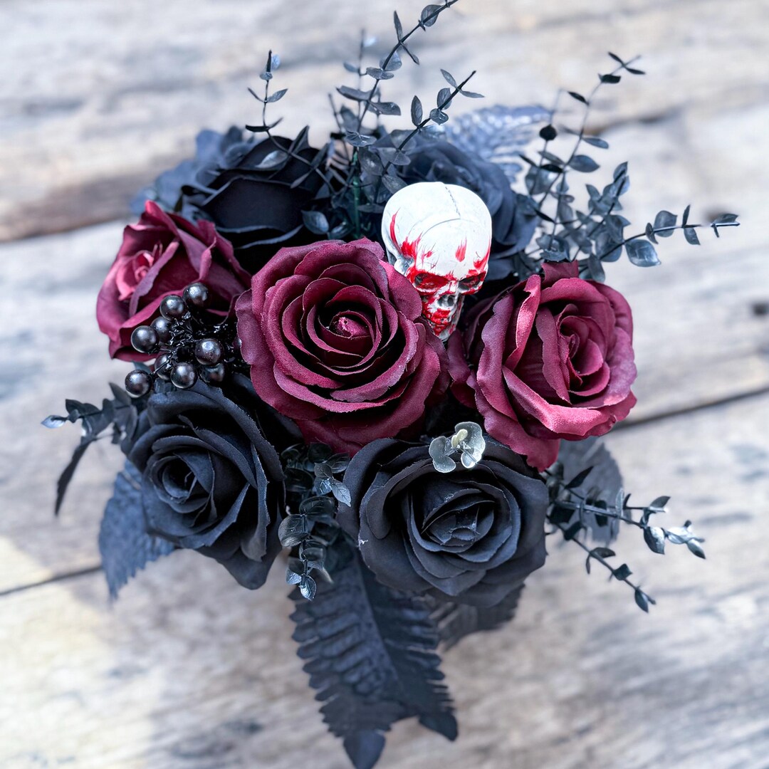Gothic Black Rose Skull Halloween Bouquet - Luminous Bloody Horror ...