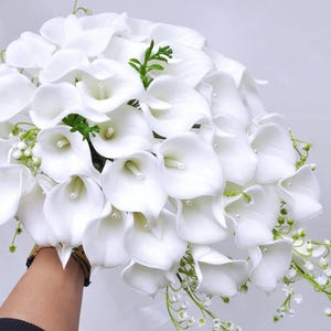 Teardrop White Calla Lily Bouquet/cascading White Ribbon Calla Lily ...