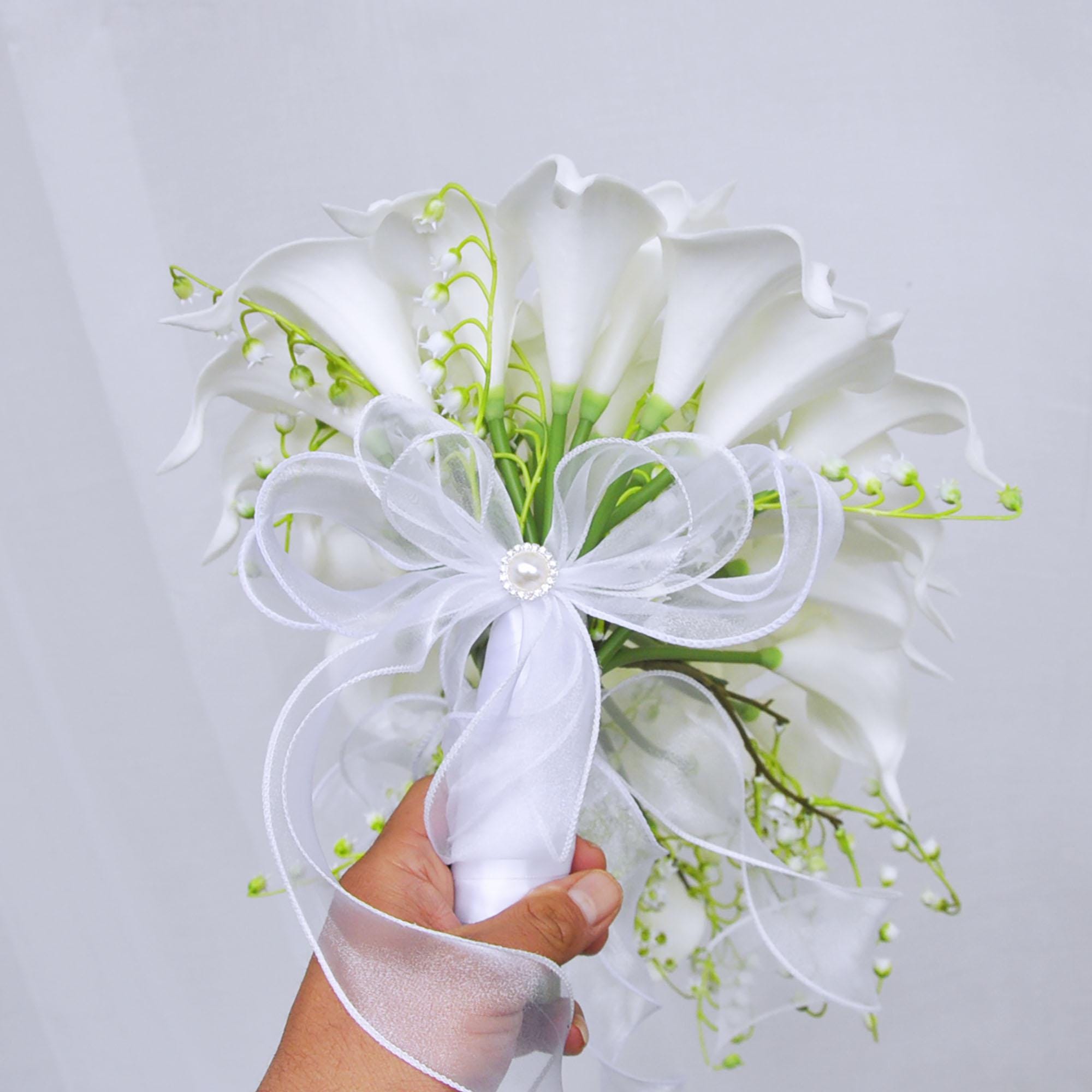 Teardrop White Calla Lily Bouquet/cascading White Ribbon Calla Lily ...