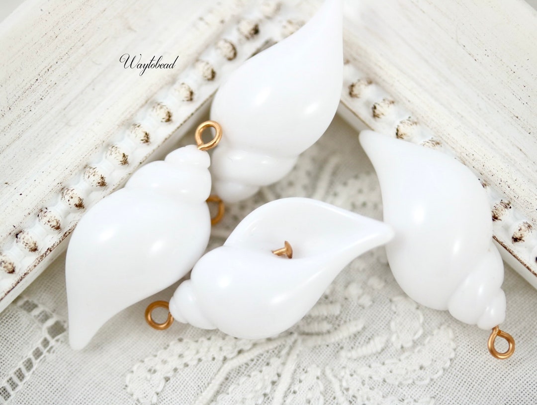 White Vintage German Lucite Conch Shell Beads 4 - Etsy