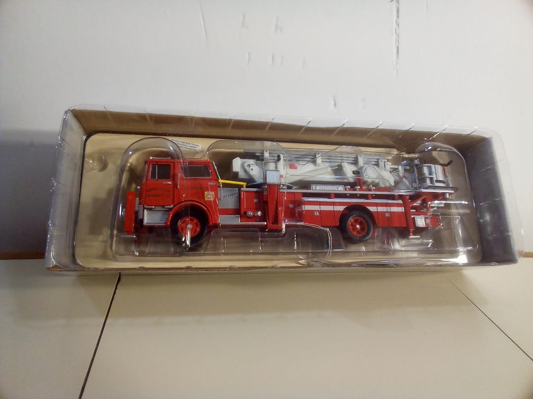 Corgi Fire Rescue Mack CF Tower Ladder "allentown, Pa", Limited Edition ...