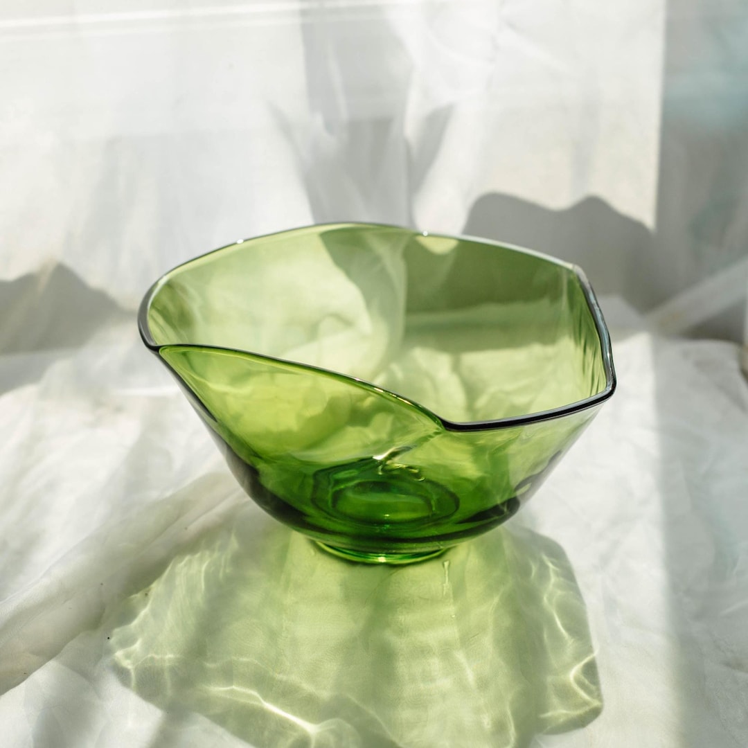 Vintage Anchor Hocking Green Folded Rim Glass Bowl – Mid Century Modern ...