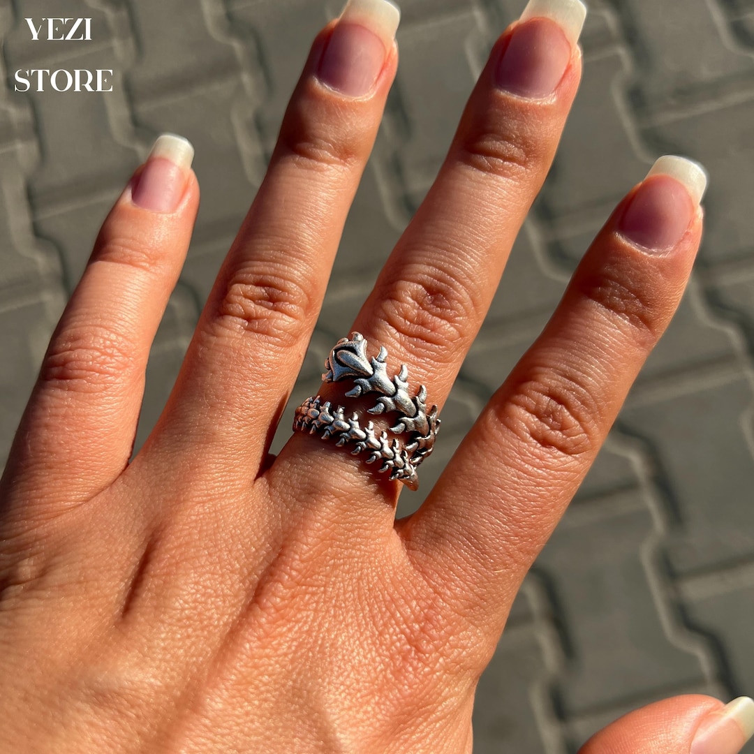 Centipede Gothic Ring, Adjustable Alien Ring, Keel Spine Ring, Fidget Gothic Ring, Scales Ring ...