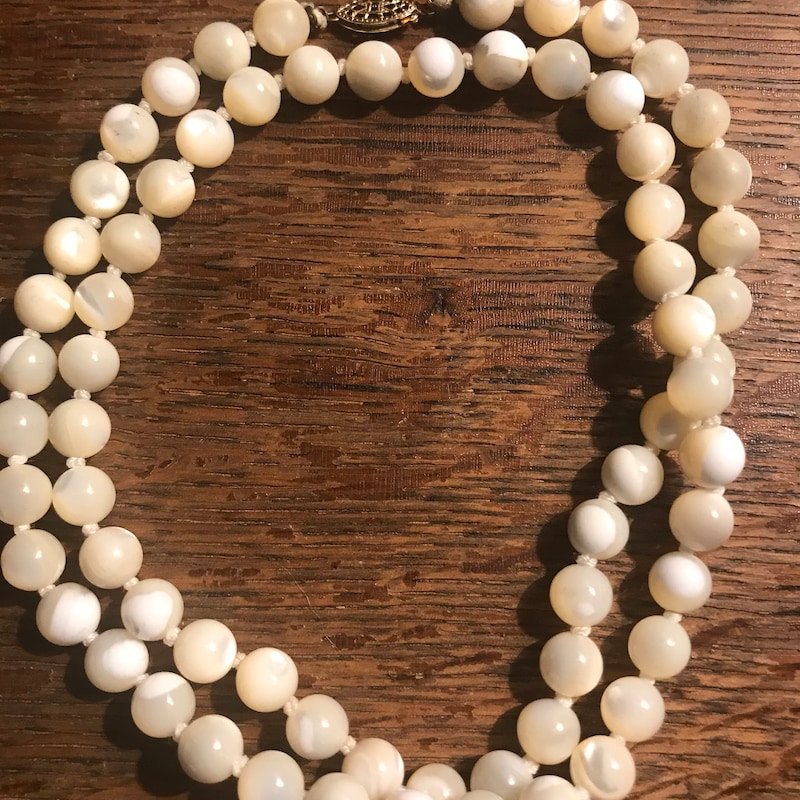 Vintage Mother of Pearl Bead Necklace - Etsy
