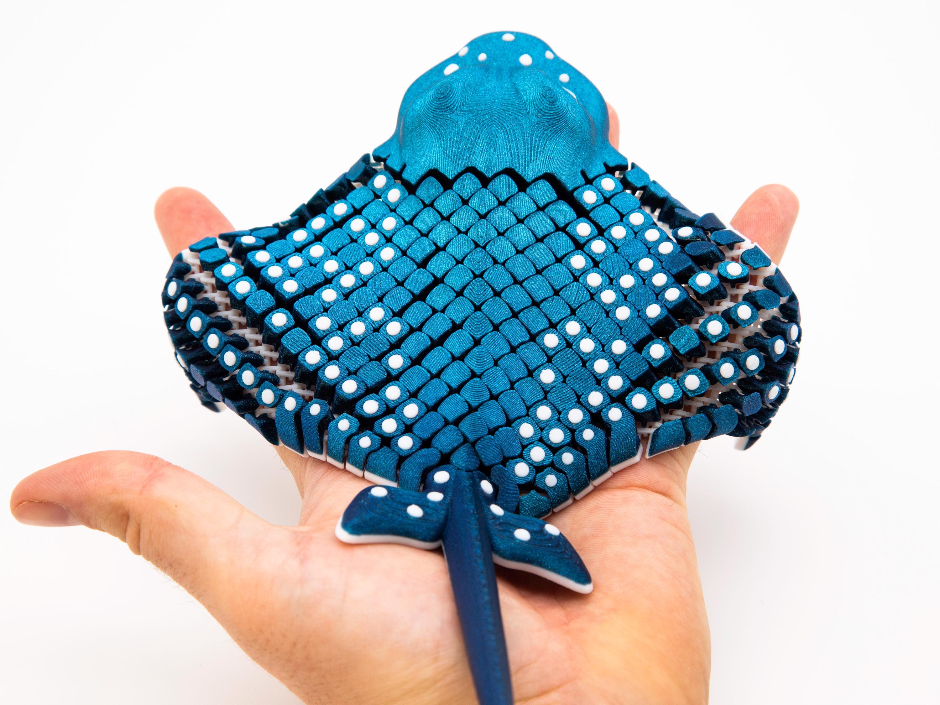Stingray Articulating Fidget Toy - Articulated, Flexible, Fun - Perfect ...