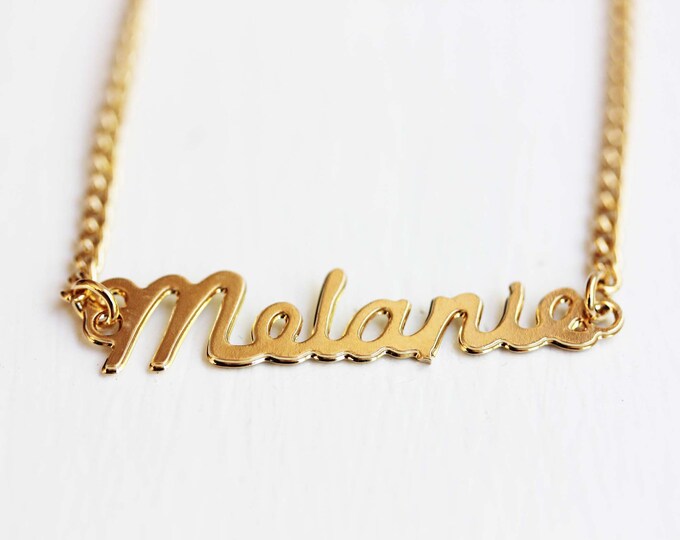 Vintage Name Necklace - Melanie - Etsy