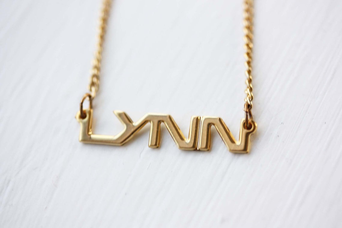 Lynn Name Necklace Gold Name Necklace Vintage Name Necklace - Etsy