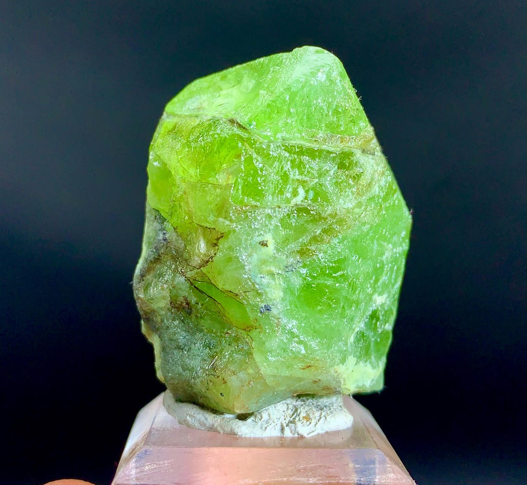 Green Gemmy Peridot Crystal From Supat Mine , Raw Peridot Gemstone ...