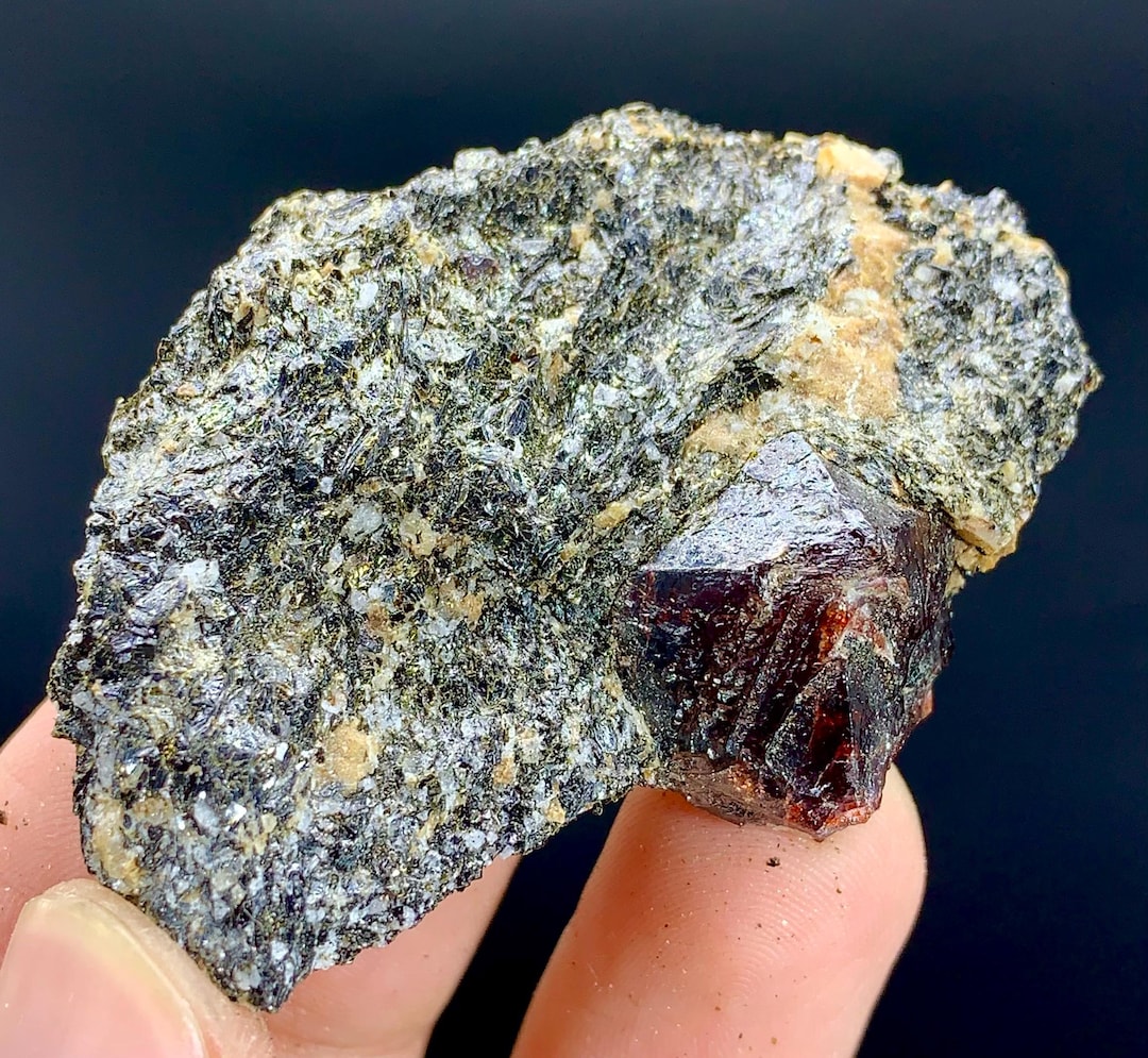 Vivid Red Zircon Crystal,natural Zircon Mineral Specimen,raw Zircon ...