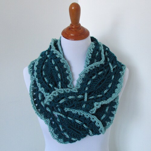 Crochet Pattern Lacy Shells Infinity Scarf Mobius Scarf - Etsy