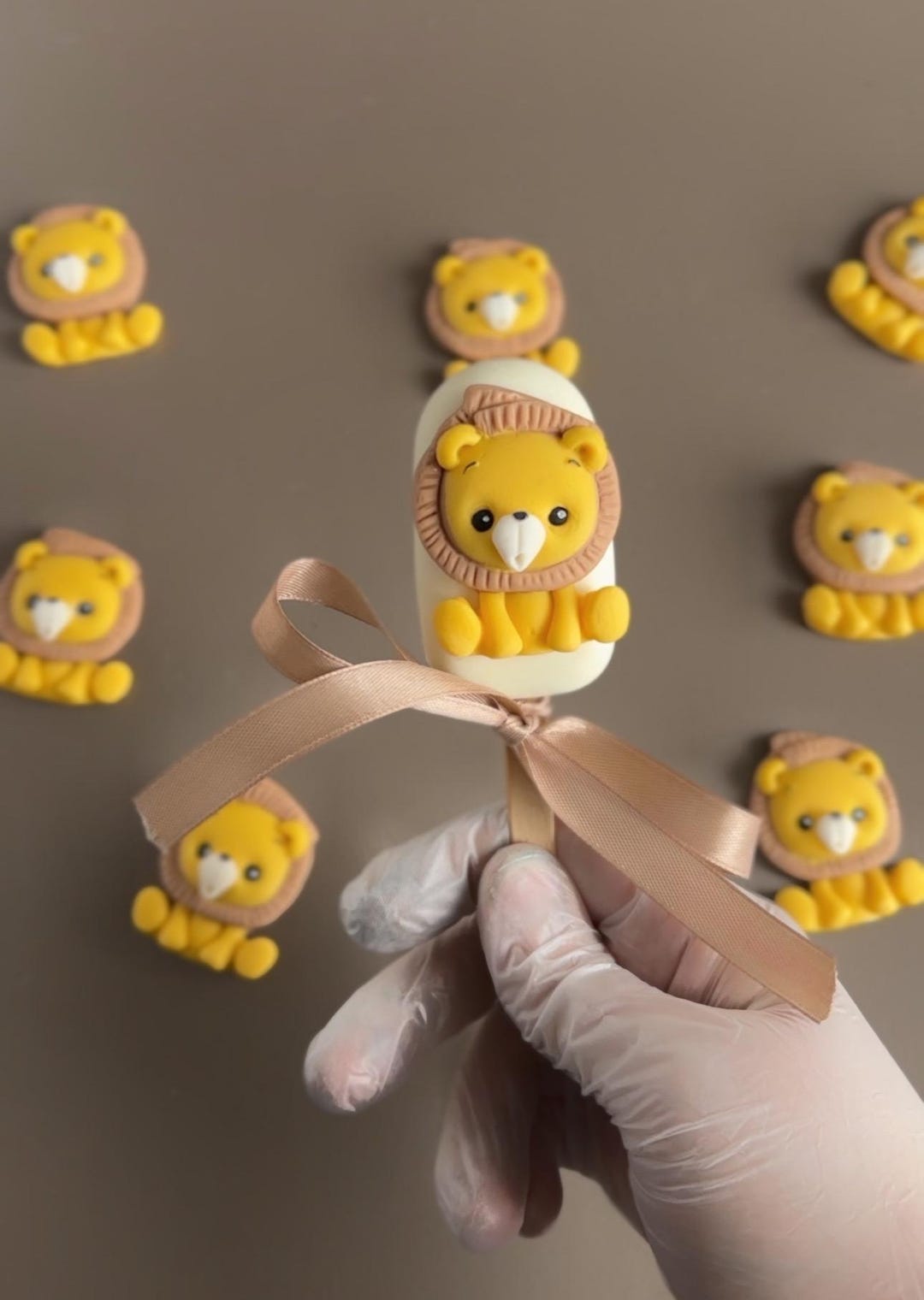 Edible Lion Sugar Figurines, Safari Birthday Cupcake Toppers, Set of 12 ...