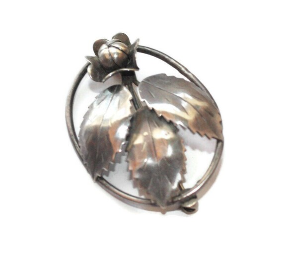 Sterling Floral Pin with Three Leaves Open Oval Frame… - Gem