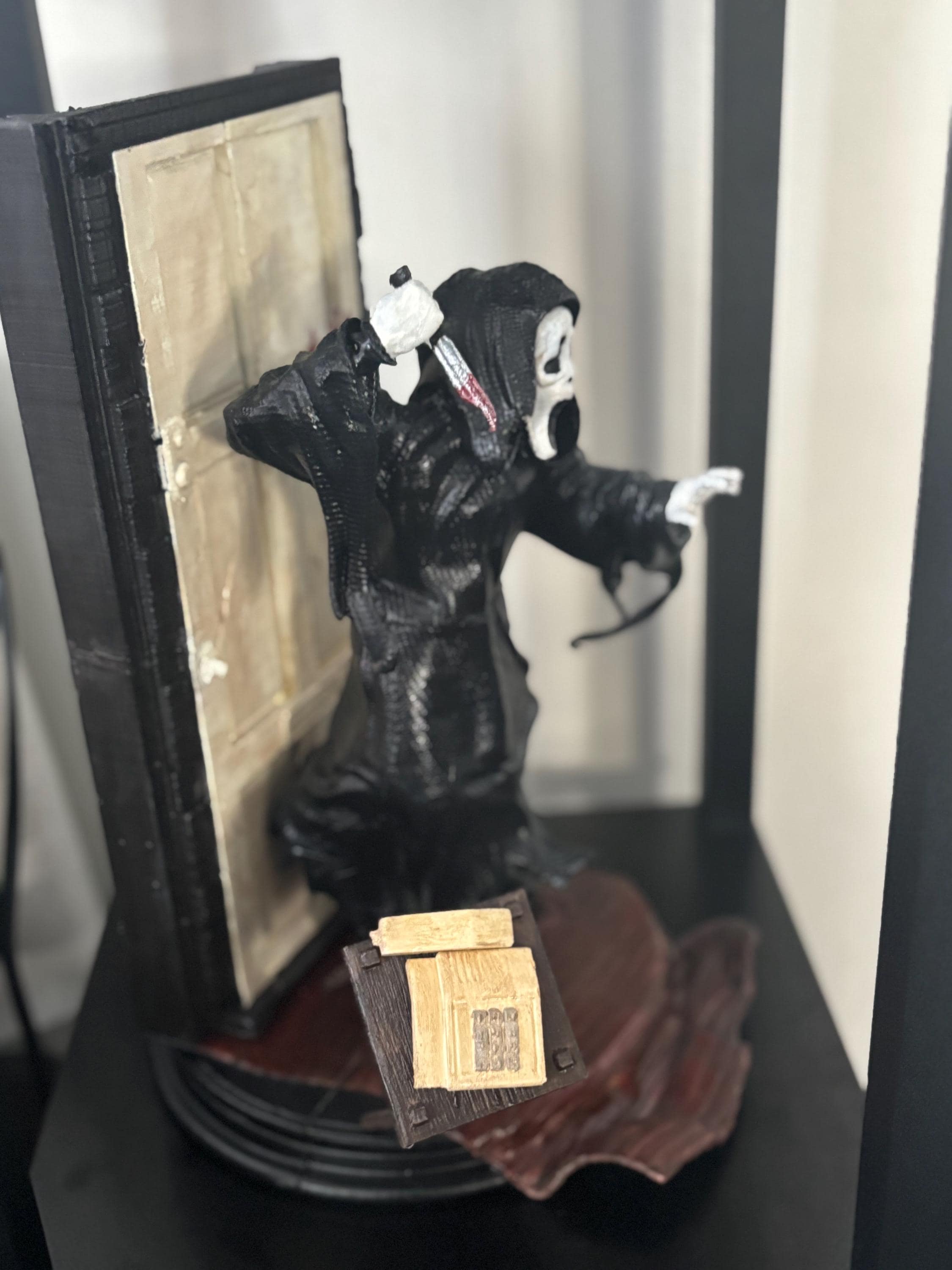 Ghostface Scream Diorama – Hand-painted Horror Collectible – Slasher ...