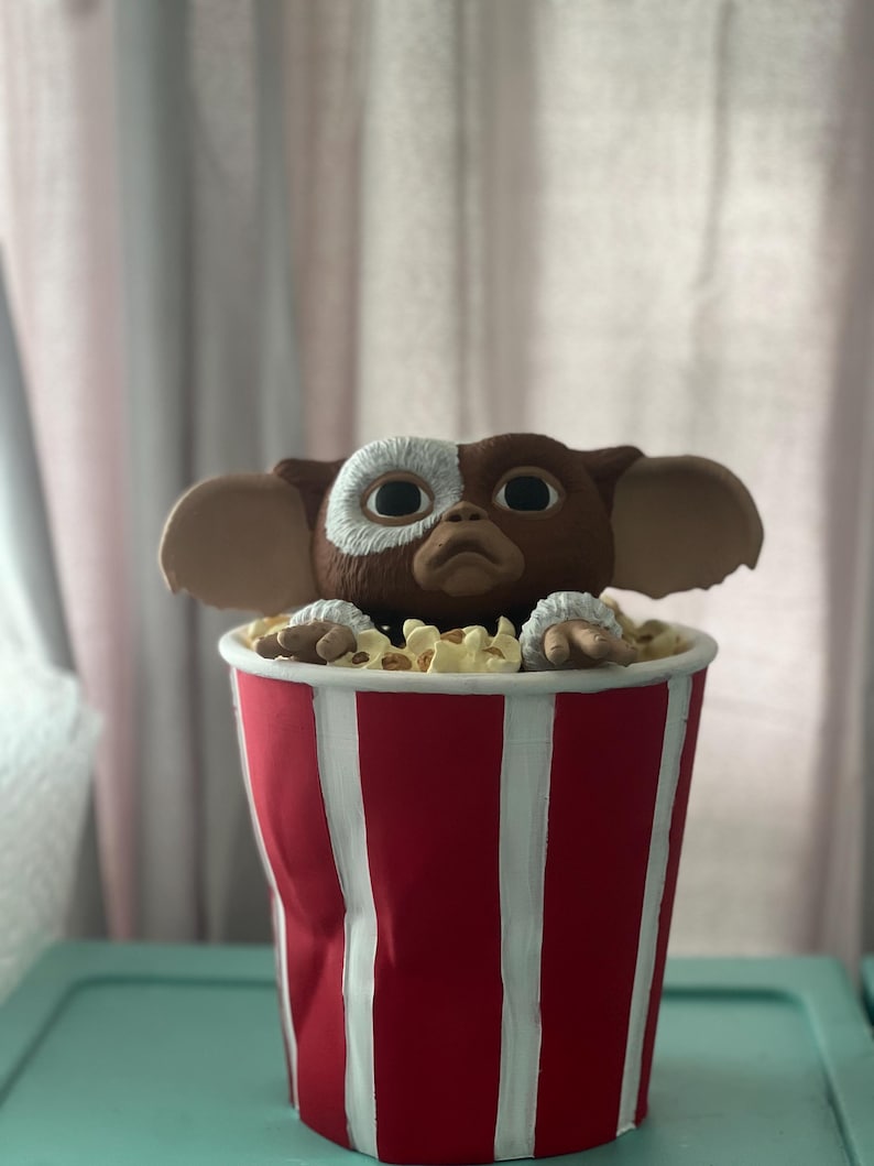 Hand-painted Gizmo Figurine in Popcorn Bucket: 80s Movie Decor - Etsy