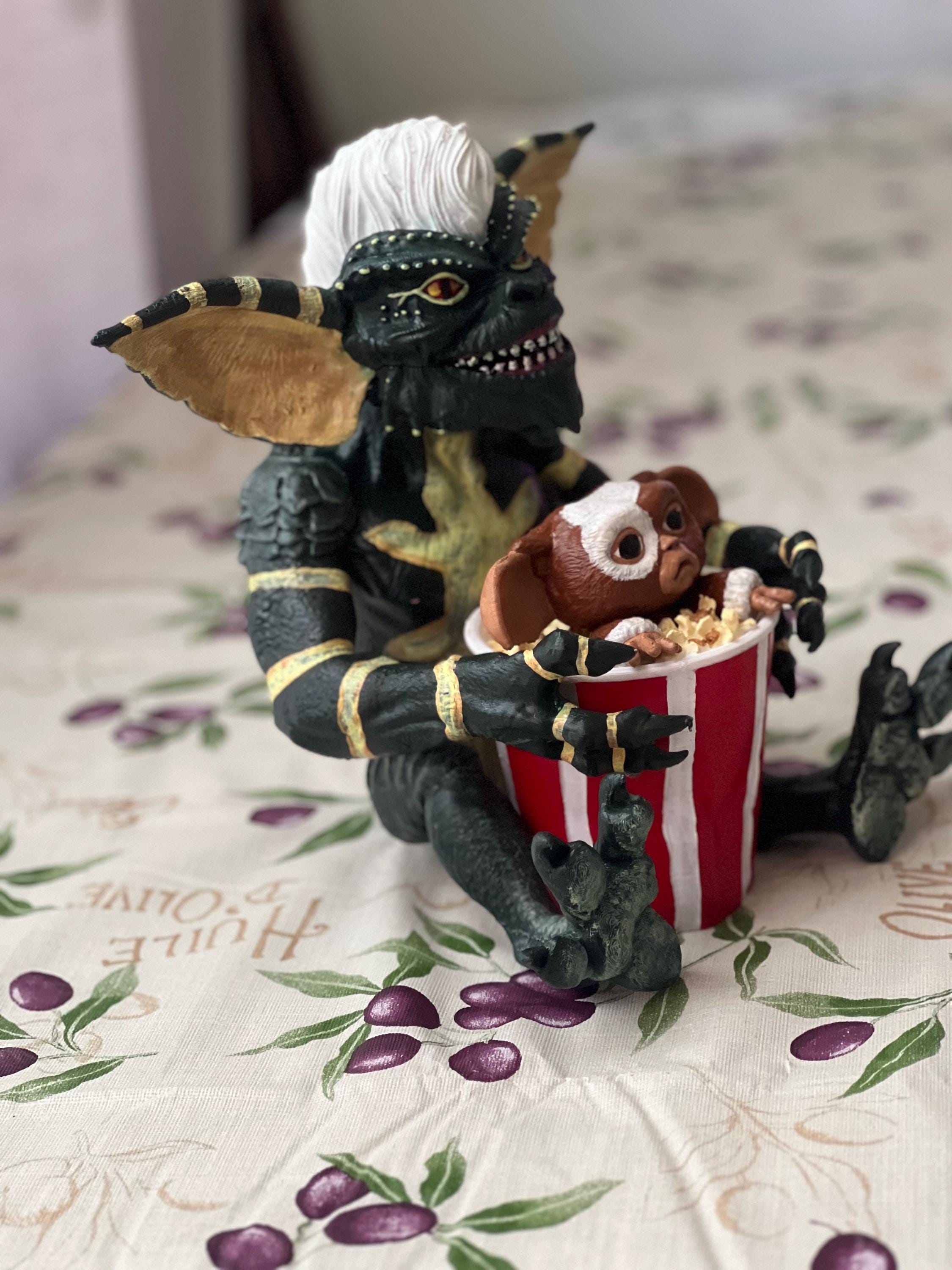 Gremlins Movie Gizmo in Popcorn Bucket | Hand-painted 3D Collectible ...