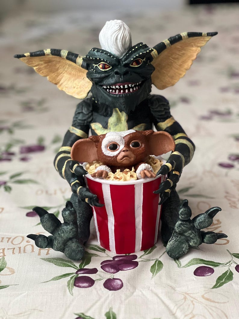 Gremlins Movie Gizmo in Popcorn Bucket | Hand-painted 3D Collectible | 80s Horror Decor ...