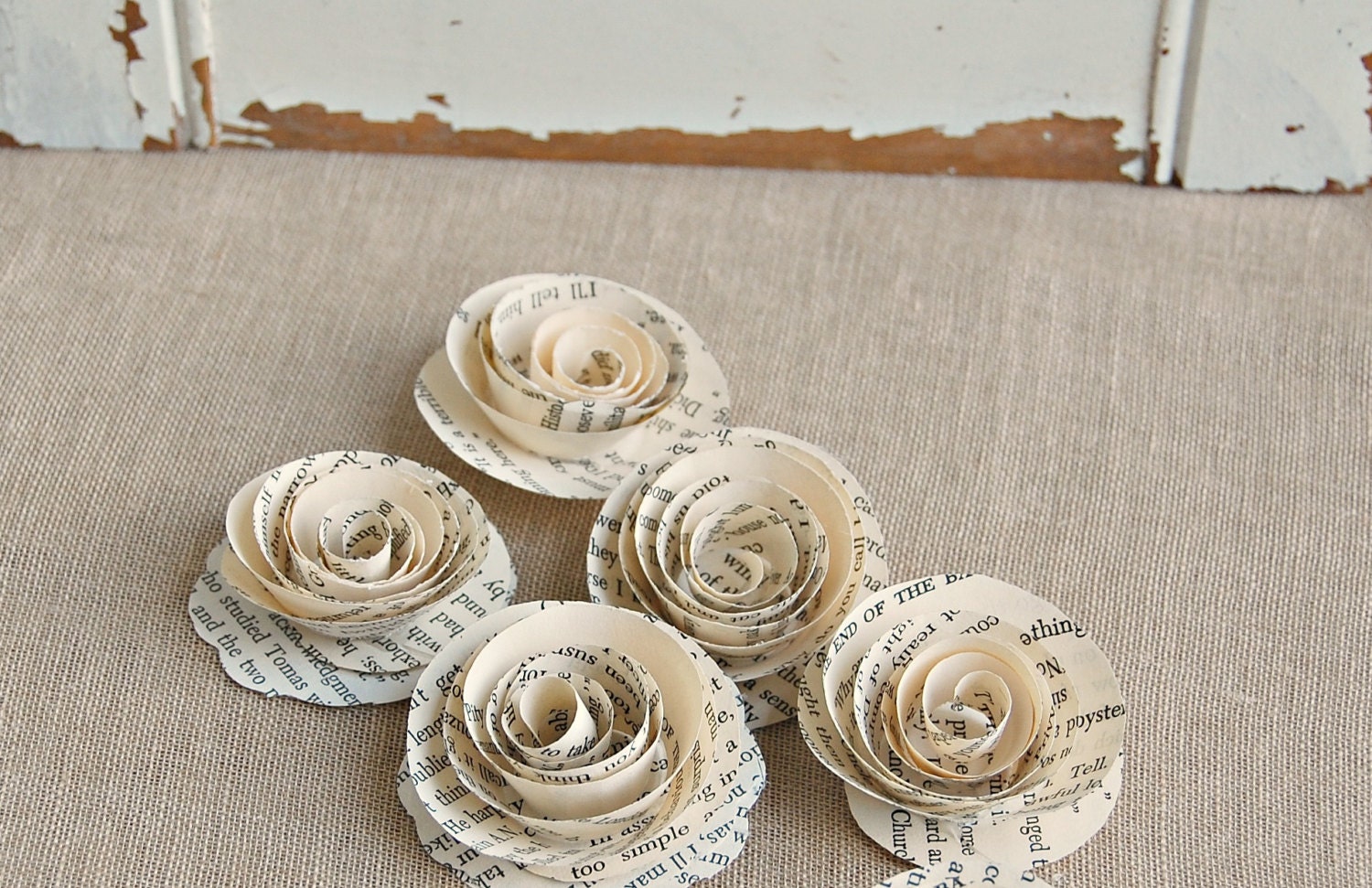100 Paper Roses / Paper Flowers / Book Roses / Wedding Decor | Etsy