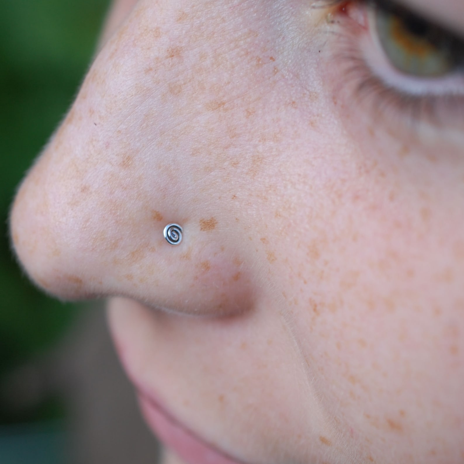 Micro Flat to the Nose Mini Spiral Flush Nose Stud - Minimalist Tiny ...