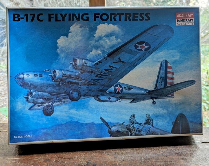 VINTAGE Academy B-17C Flying Fortress Model Aircraft Kit- 1/72, 1988 - Etsy