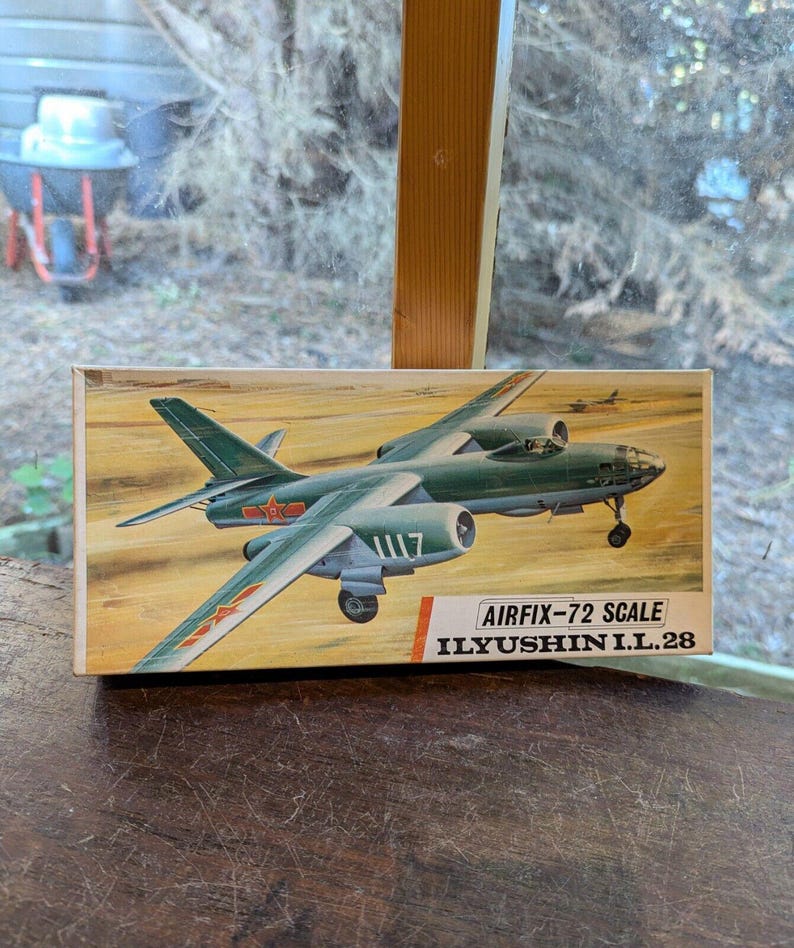 VINTAGE Airfix Ilyushin IL 28 Model Aircraft Kit 1:72, 1968 - Etsy