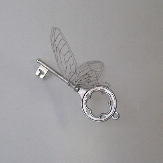 Winged Flying Key With Large Wings in Shiny Silver SRSLP | Etsy UK