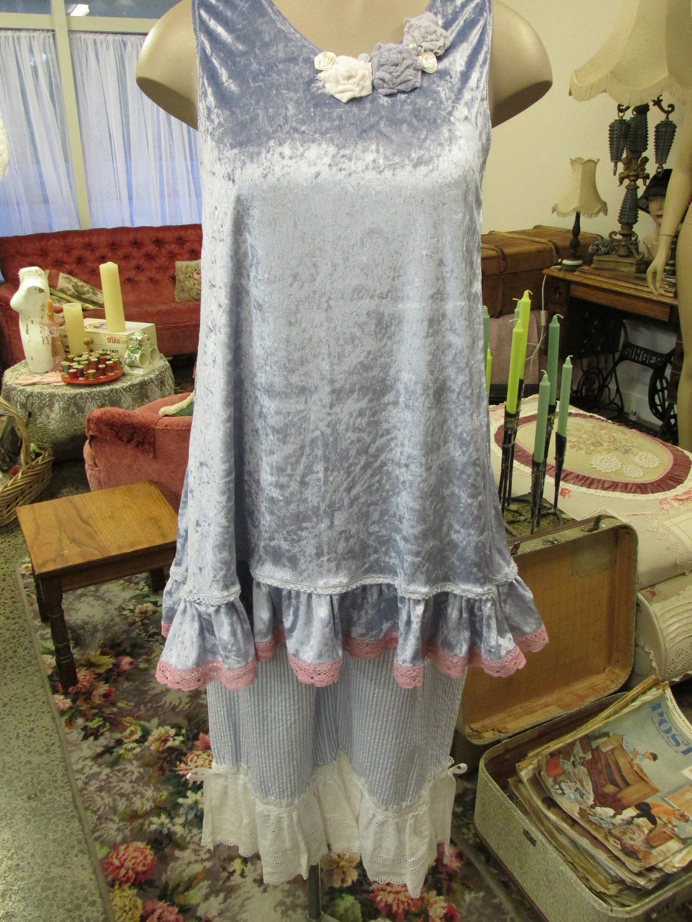 SAE VINTAGE KITTY.. Gorgeous Crushed Periwinkle Blue Stretch Velvet ...