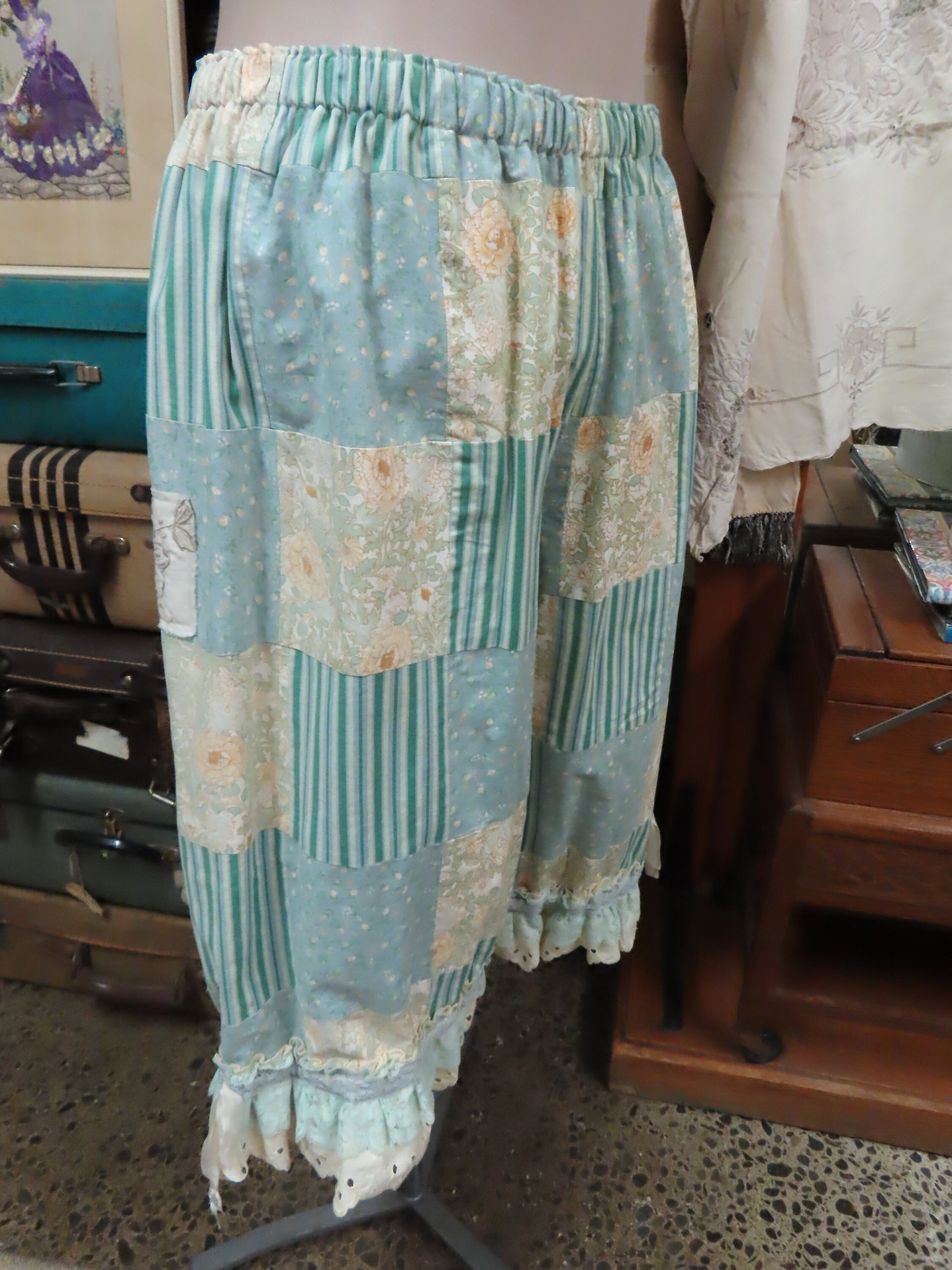 Vintage Kitty, Gorgeous Patchwork Wide Leg Bloomers.. Vintage Linens. Shabby Chic, Upcycling ...
