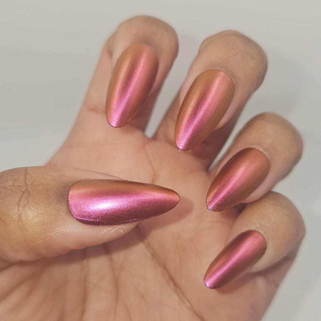 Gold Pink Duochrome Glossy Nail Polish - Rose Thorn Whisper- Senpai ...