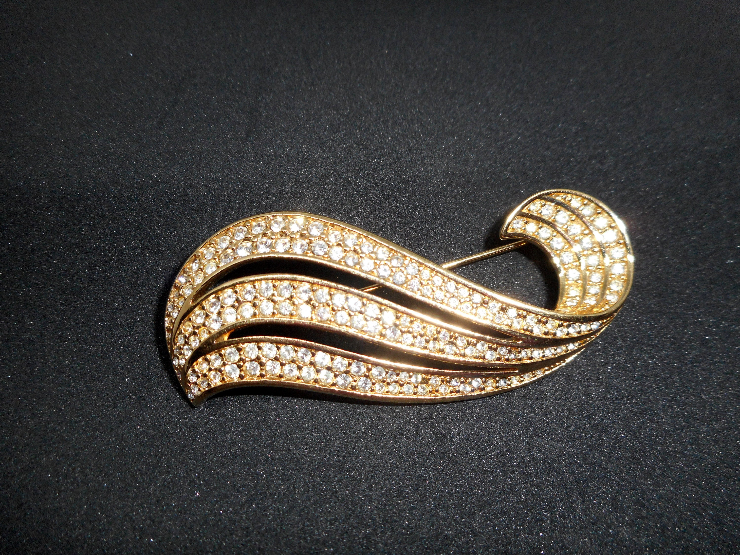 Vintage SWAROVSKI Wave Pin - Etsy