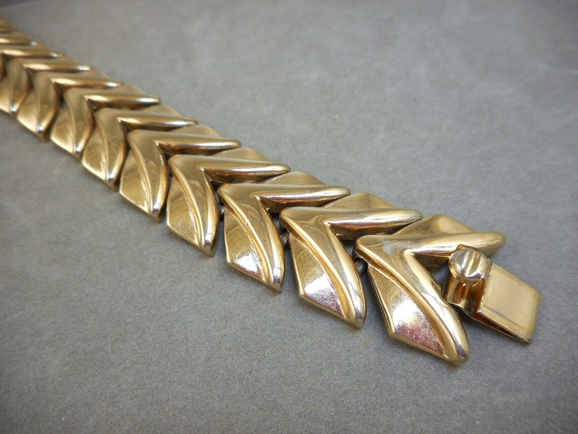 Vintage BERGERE Goldtone Bracelet - Etsy