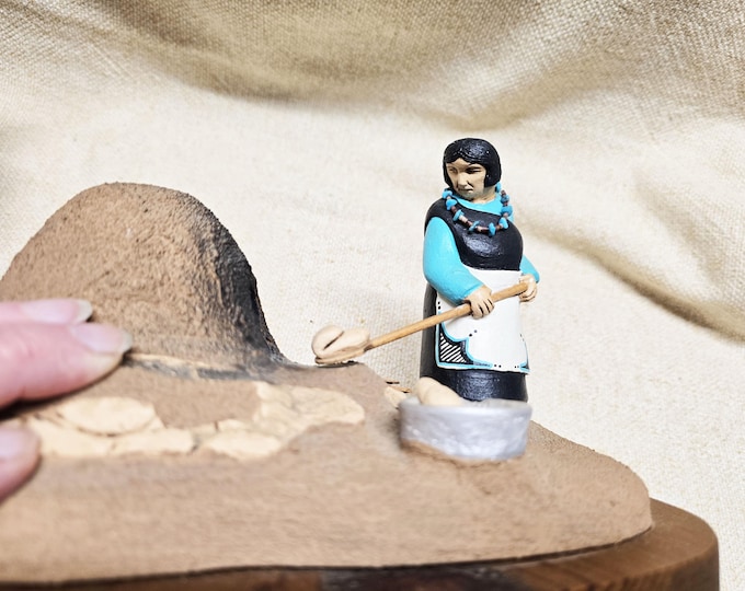 Zuni Bread Maker Sculpture Vernon & Desiree Calavaza Signed by Artist ...