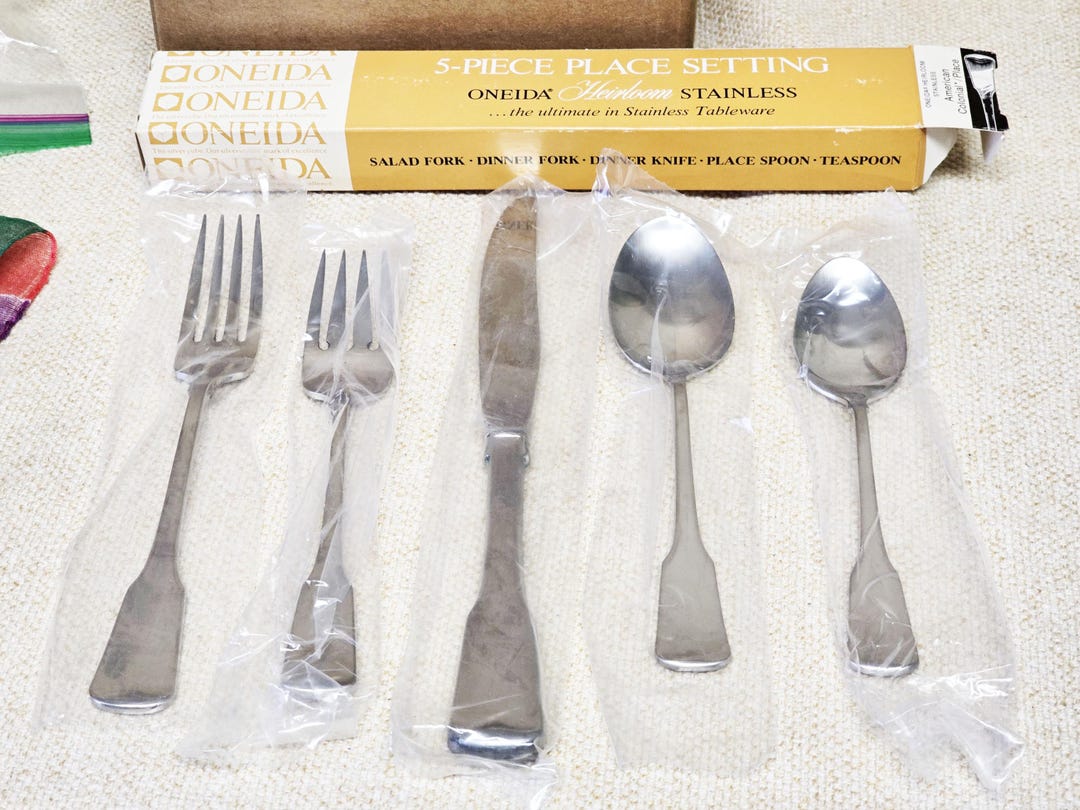 Oneida Flatware Stainless Silver American Colonial Oneida Heirloom New ...