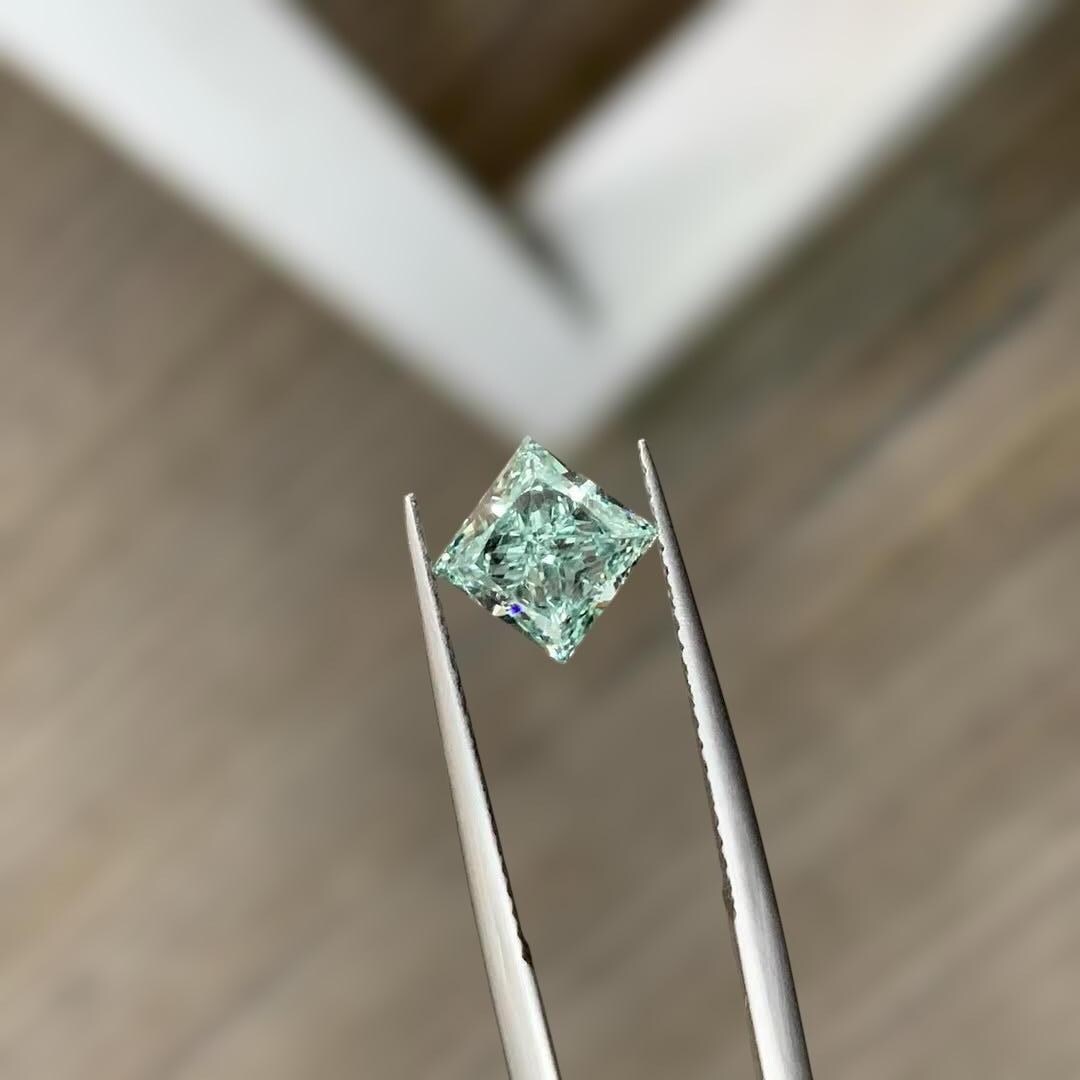 IGI Certified Fancy Intense Green Lab Grown Diamond: Princess Cut VVS2 ...
