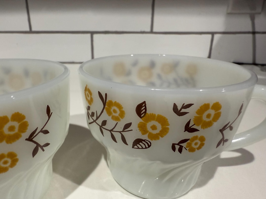 2 Termocrisa Milk Glass Mug With Butterscotch & Brown Floral Coffee ...