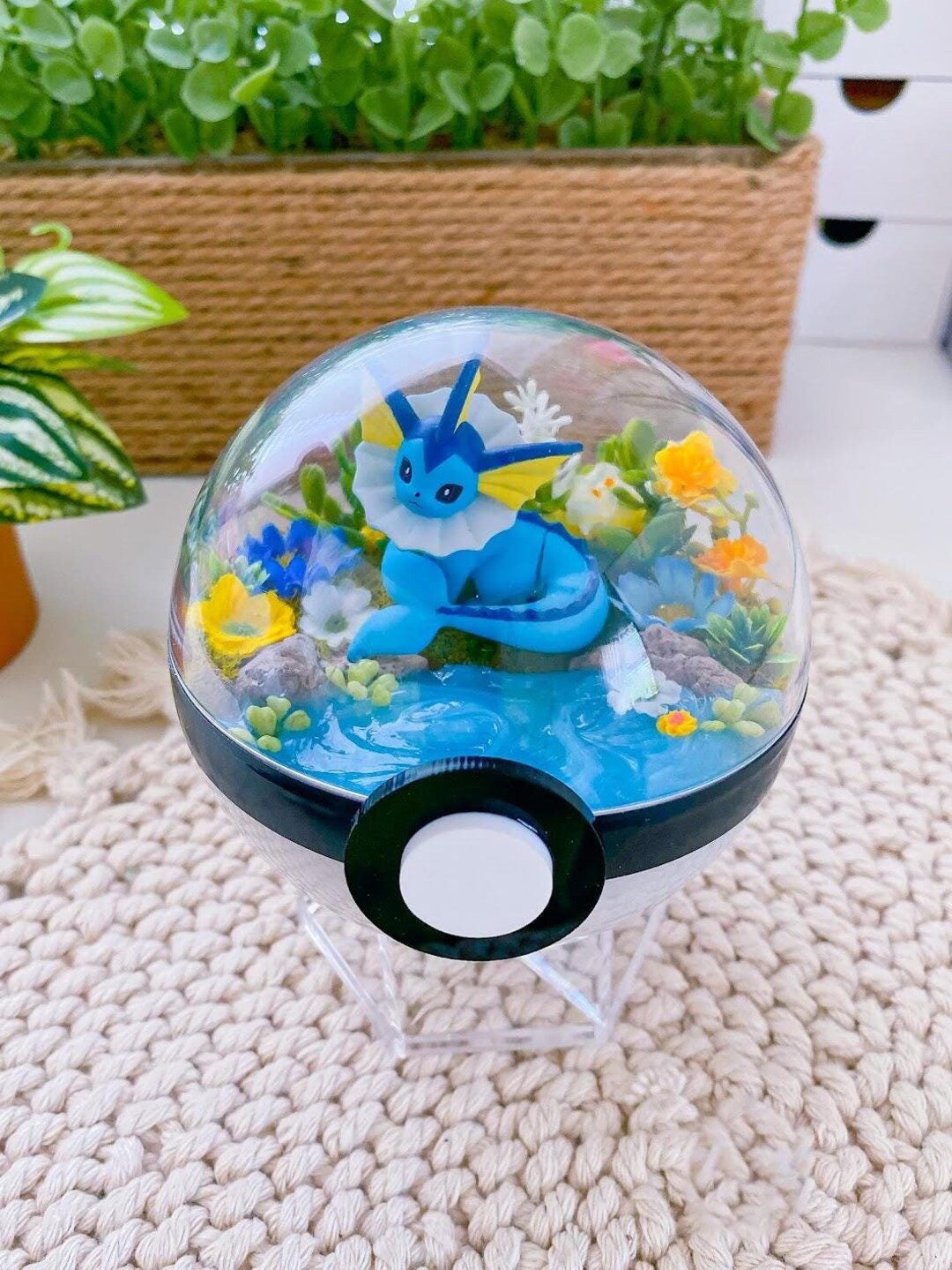 Poke Ball Terrarium - Vaporeon - Etsy