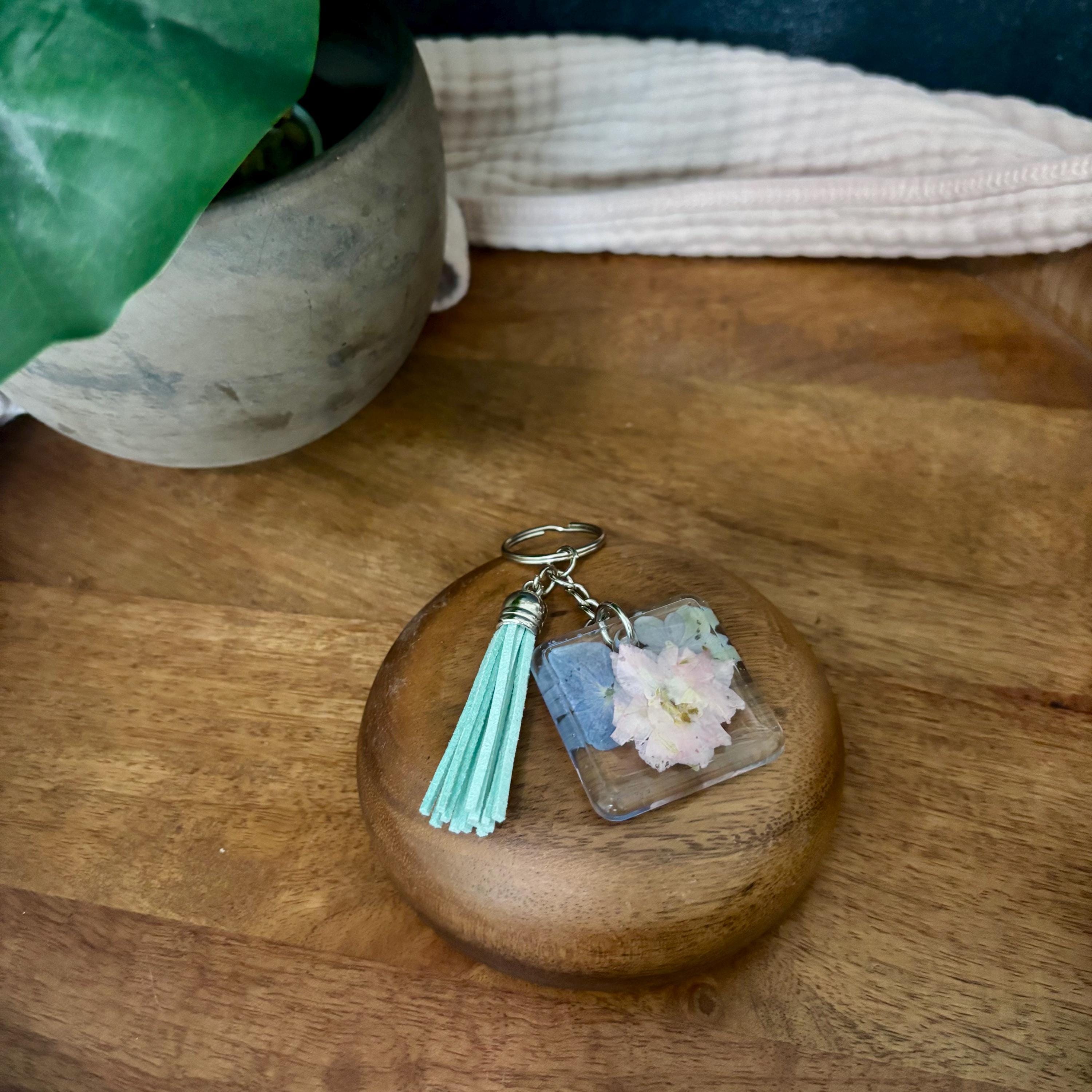 Dried Floral Epoxy Resin Keychains - Etsy