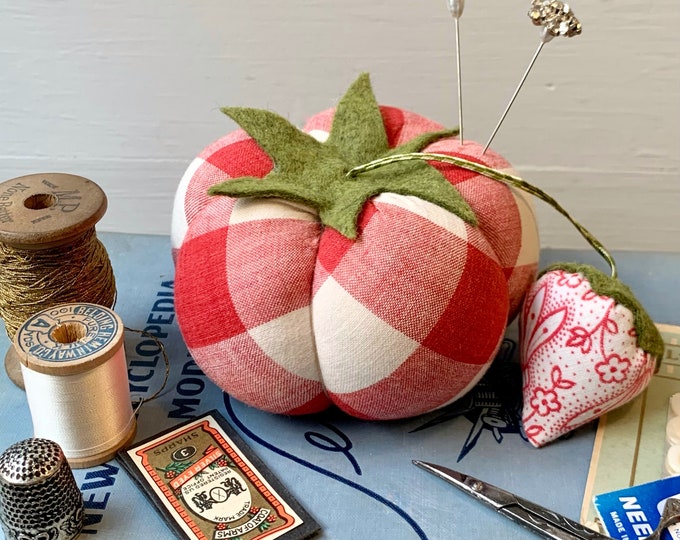 Tomato Pincushion ~vintage Textile Pin Keep~ Traditional Pincushion - Etsy