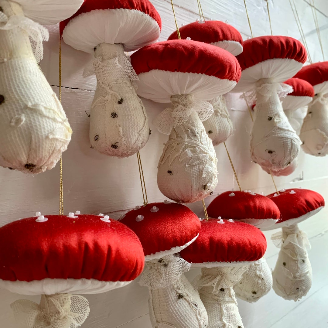 Amanita Muscaria (fly Agaric)~ Vintage Textile Mushrooms~ Red Mushroom ...