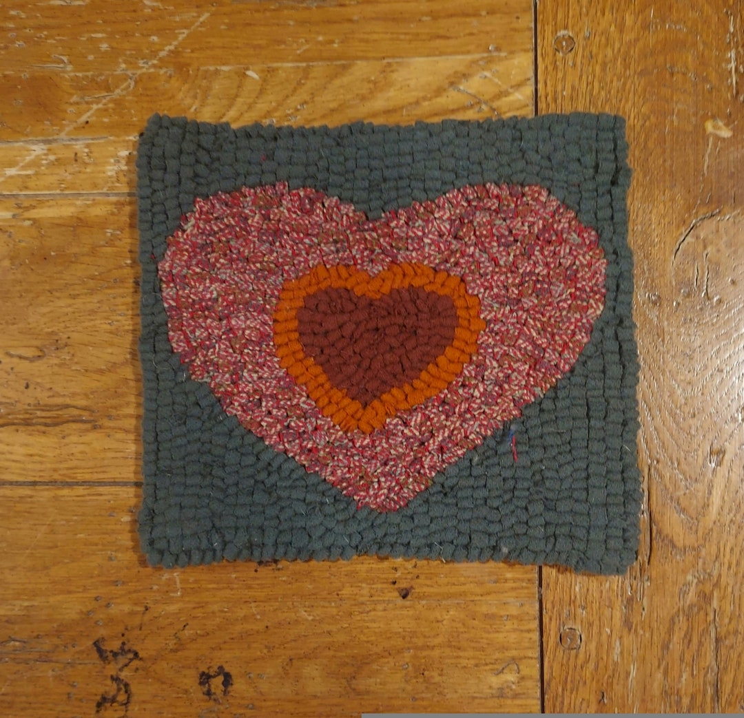 Beginner Primitive Heart Rug Hooking Kit on Cotton Monks Cloth With Cut ...